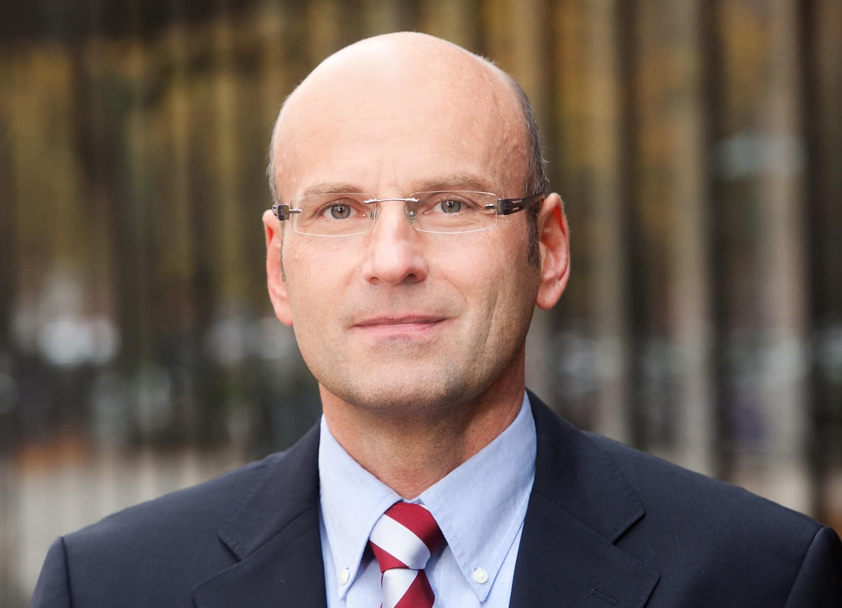 Prof. Dr. Alexander Teubner - Universität Münster Professional School